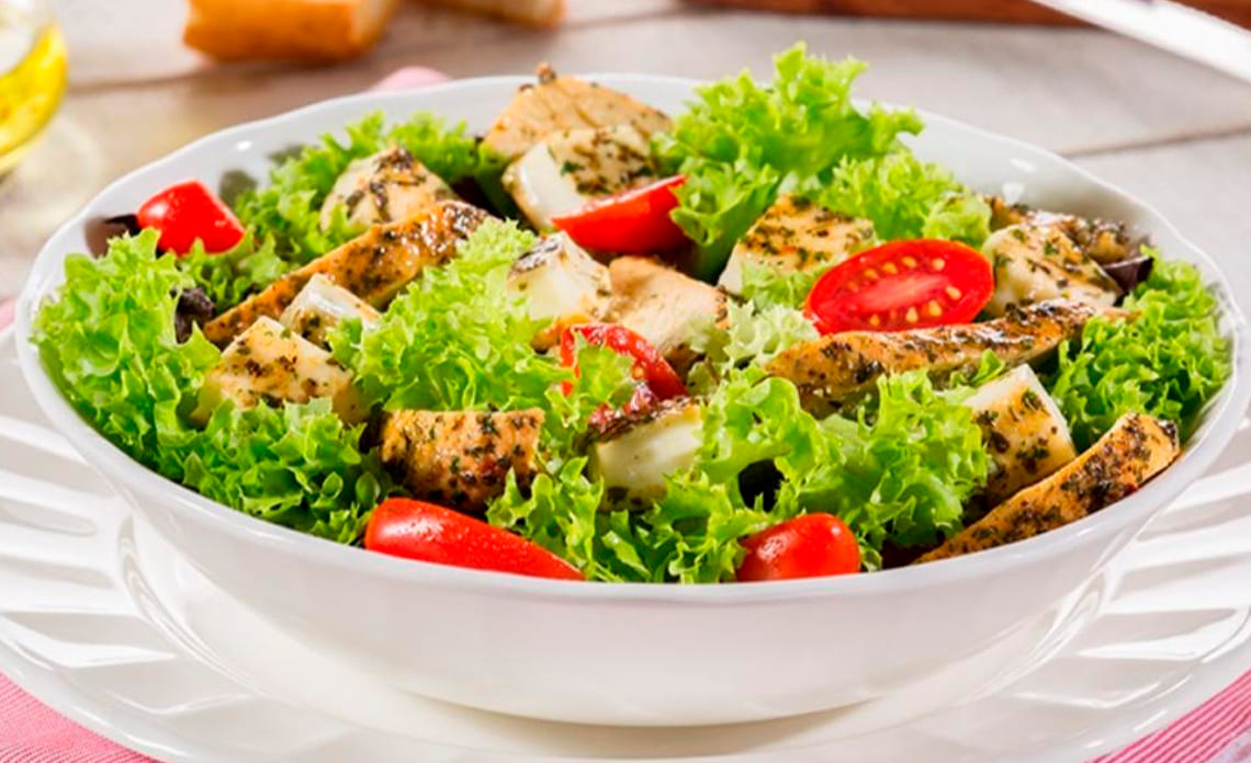 Ensalada De Lechuga Tomate Ensalada Ensaladaclasica Lechuga Tomate